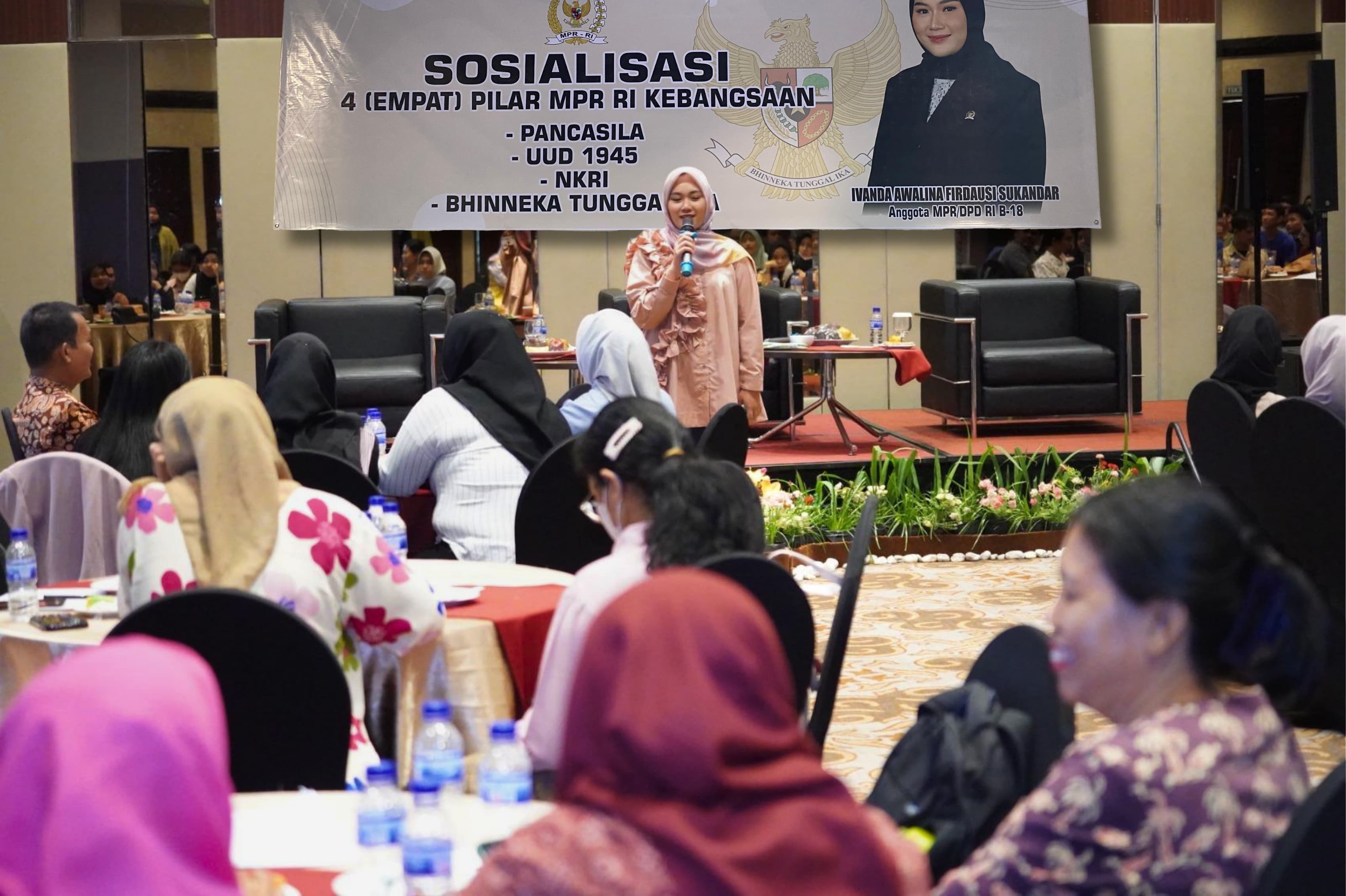 Anggota DPD RI Ivanda Ajak Santri di Merangin Terus Hidupkan Rasa ...